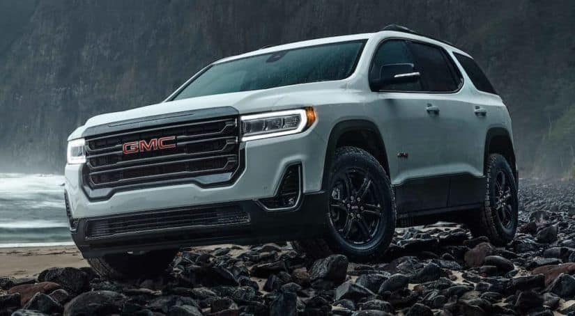 A Midsize Match-Up You Won’t Want to Miss: GMC Acadia vs Kia Telluride